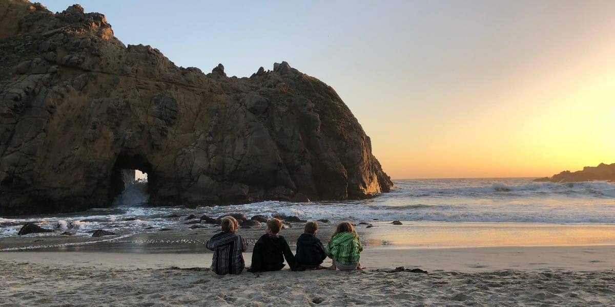 How To Find The Magnificent Pfeiffer Beach [Maps Included]